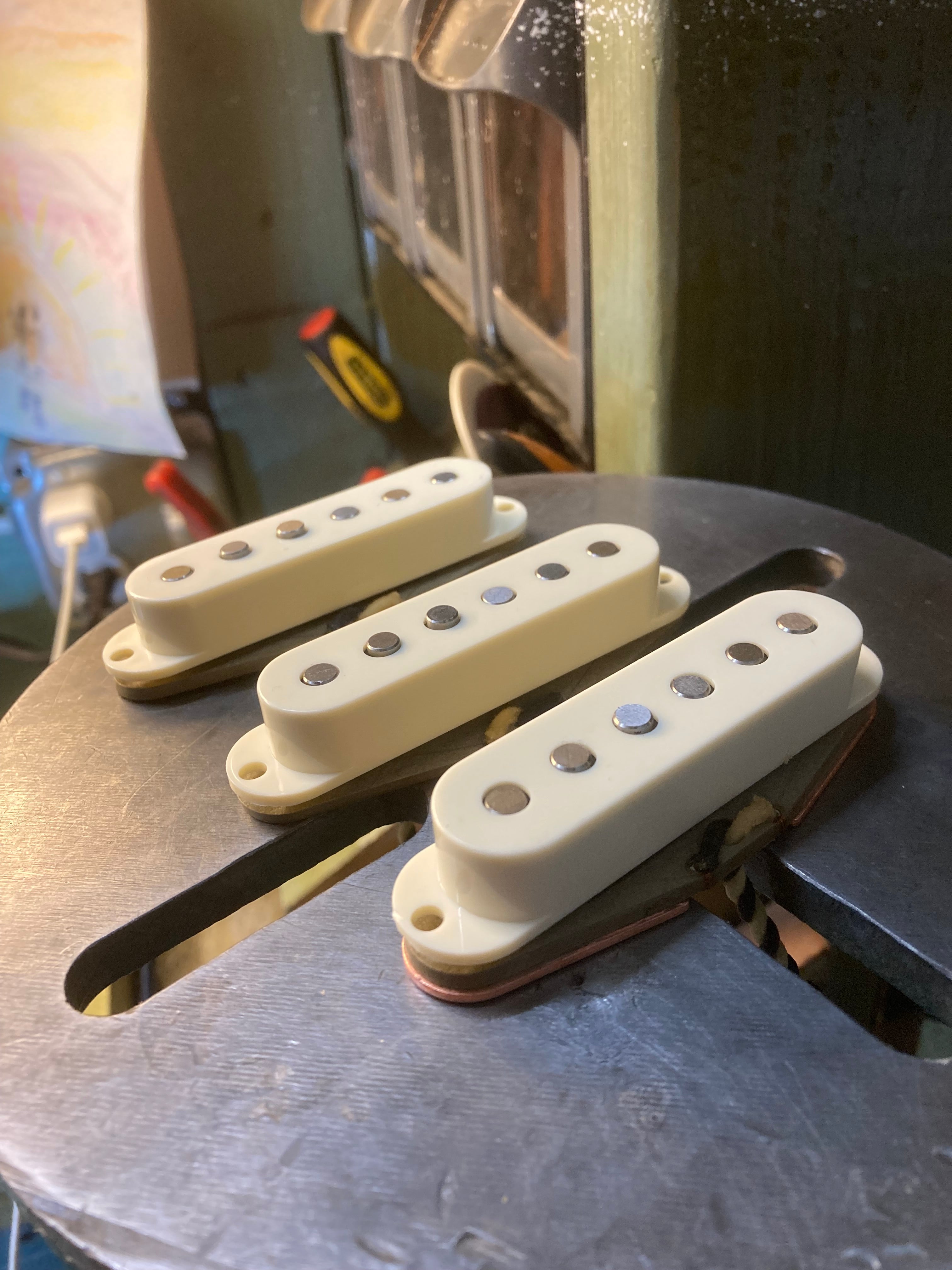 Handwound Pickups – Sunday Handwound Pickups